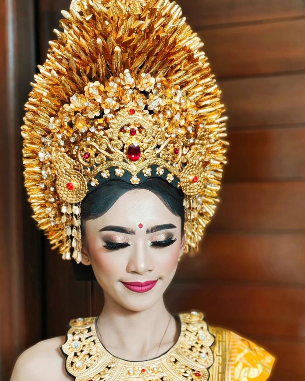 5 Karakteristik Makeup Pengantin Adat Bali yang Unik - Wedding Market